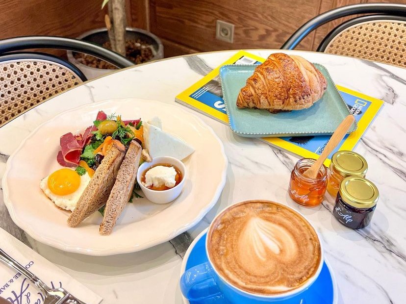 Alp Bakery & Coffee I GRABLOCALS